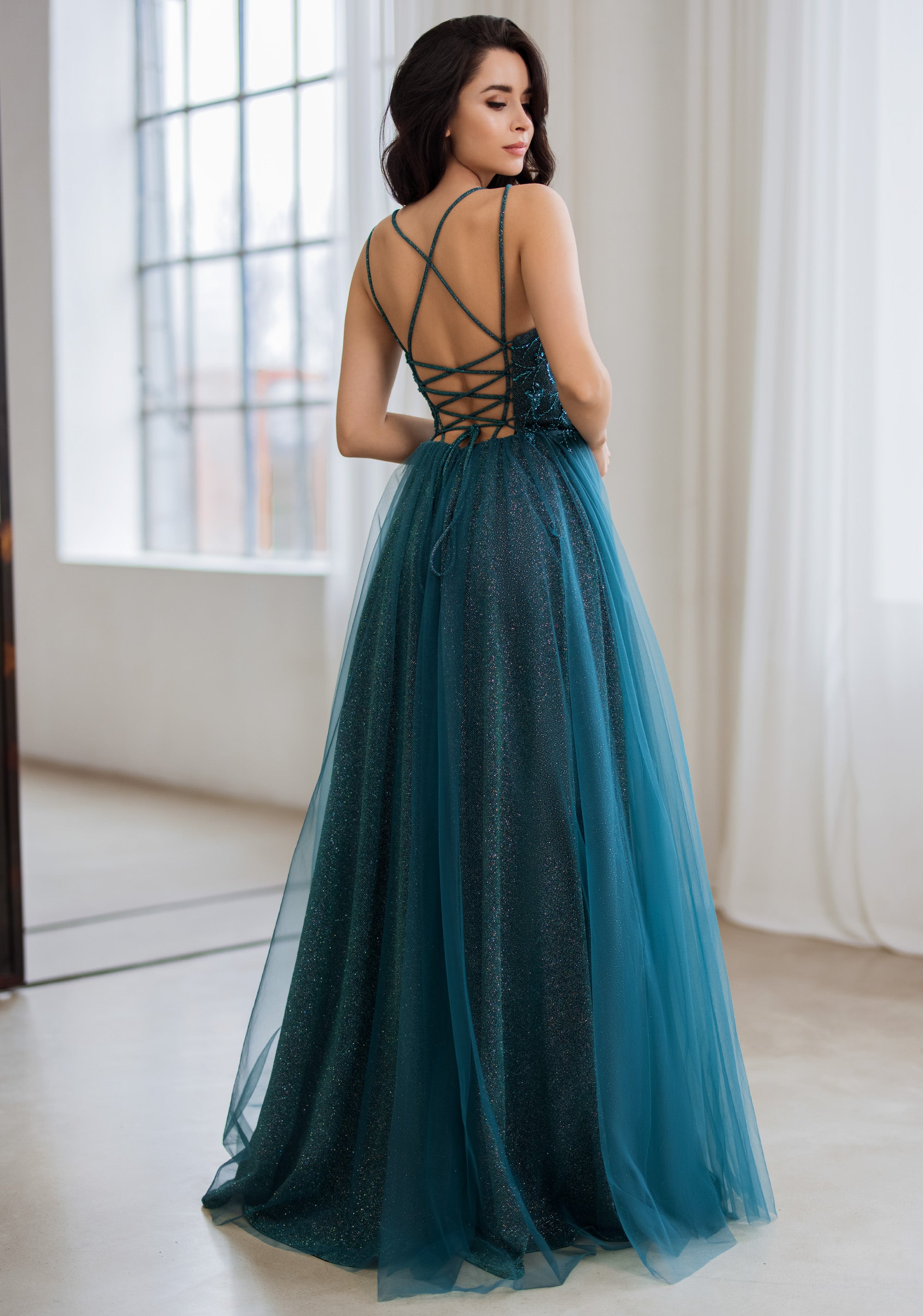 CK0657 – ELLIOTT CHAMBERS